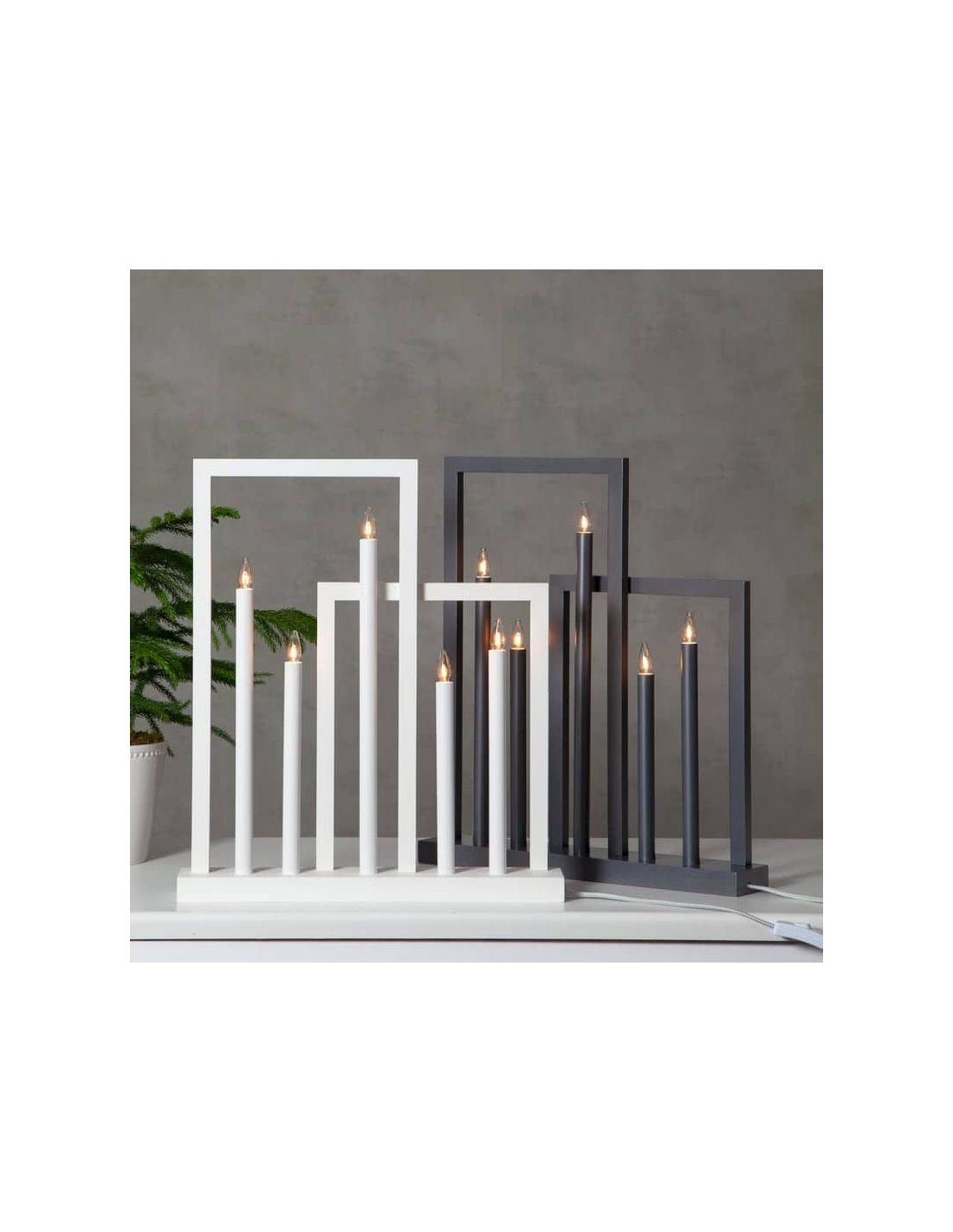 FRAME candelabros de mesa com velas LED pretas | LeonLeds