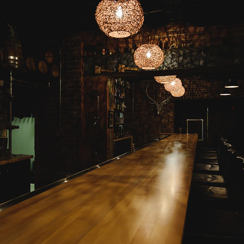 ¿Cómo iluminar un local comercial? - Blog LeonLeds