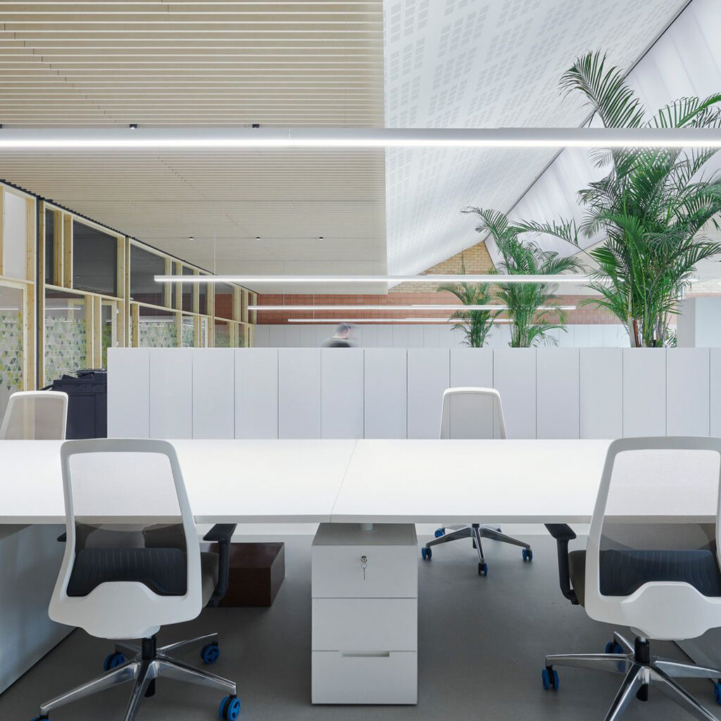 Tips para iluminar correctamente un escritorio - Blog LeonLeds